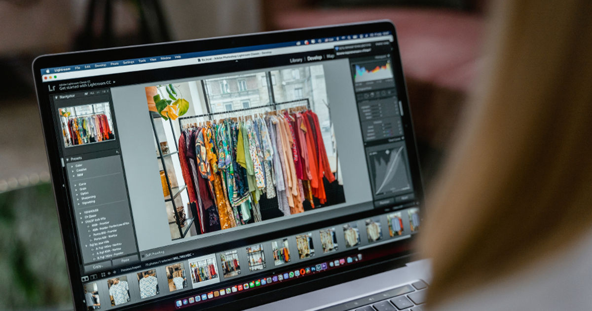 Enhance Your Videos by Adding Images at Specific Times