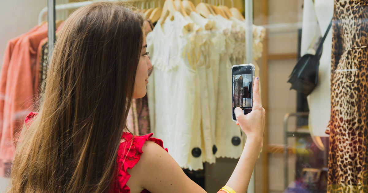 Find clothes by picture using reverse image search engine