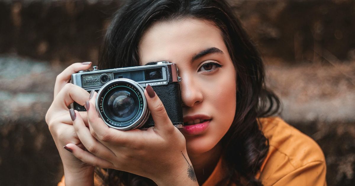 Confirm the Real Person Behind a Photo with Online Face Search